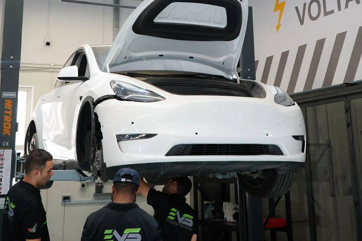 5 Must-Have EV Service Upgrades for Dubai Drivers